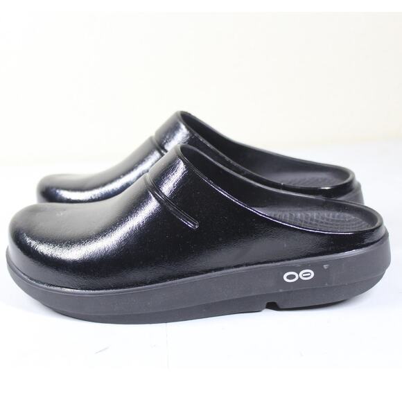 OOFOS | Shoes | Oofos Oocloog Luxe Black Slip On Recovery Shoes Womens ...